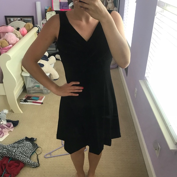 Evan Picone | Dresses | Evan Picone Velvet Black Dress With Ruched Top ...